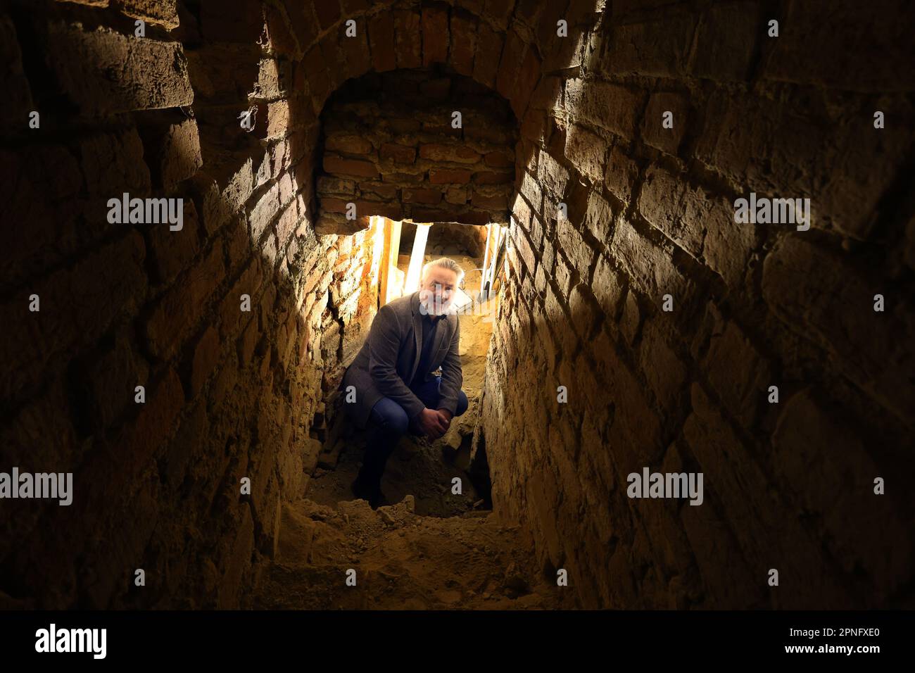 900 year old castle hi-res stock photography and images - Alamy