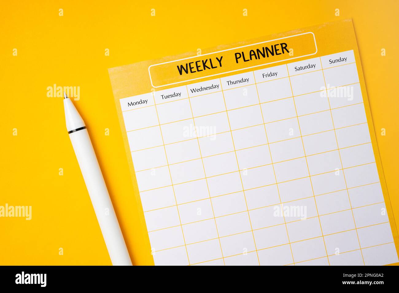 Blank weekly plan notice block on yellow background. Empty schedule and ...