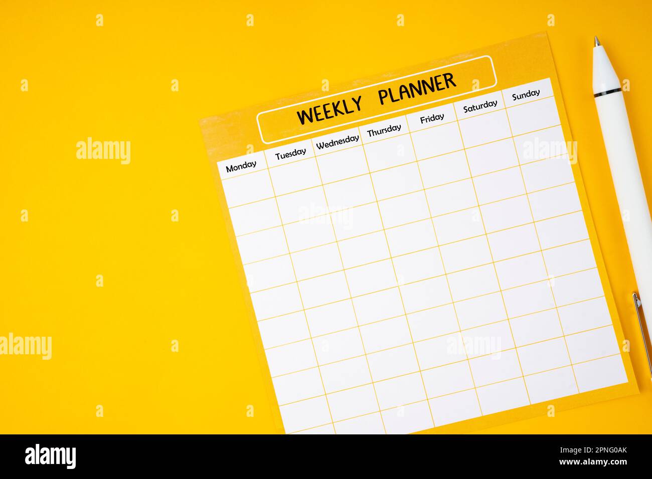 Blank weekly plan notice block on yellow background. Empty schedule and ...