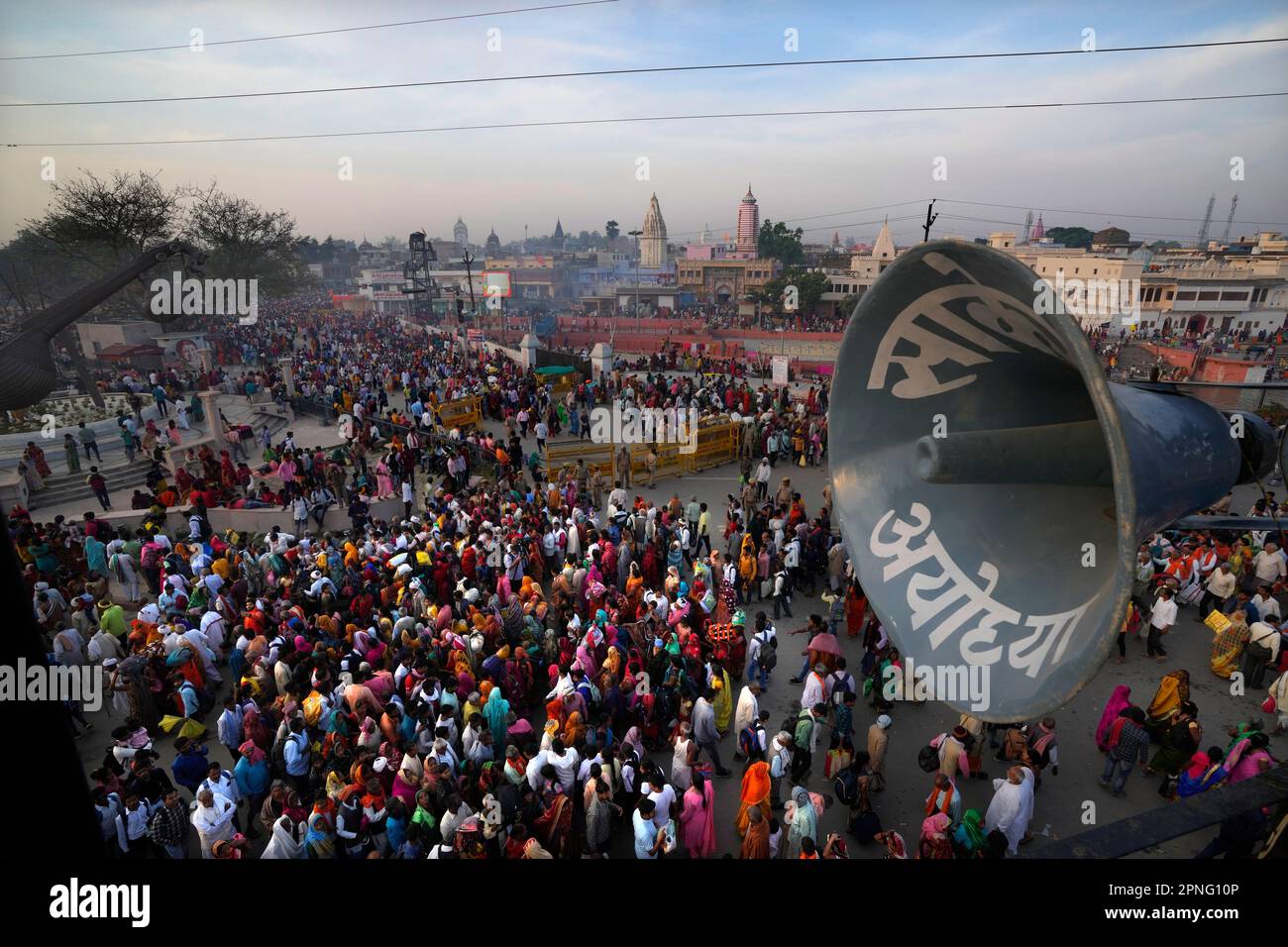 Thousands of Hindu devotees arrive to celebrate Ramnavi festival ...