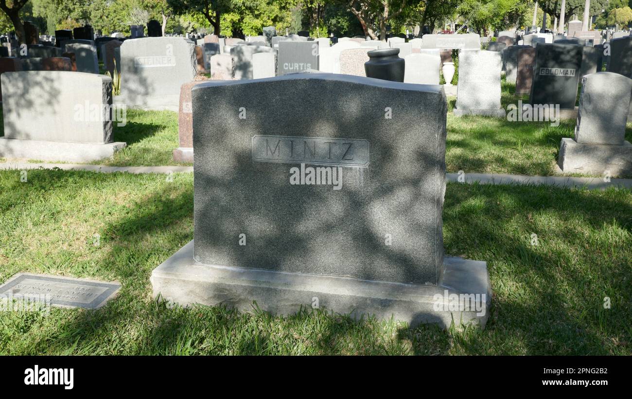 Los Angeles, California, USA 16th April 2023 Producer Charles Mintz Grave at Hollywood Forever ...
