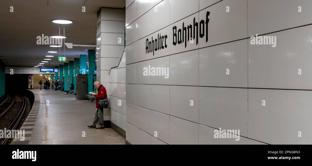 Anhalter bahnhof s bahn station hi-res stock photography and images - Alamy