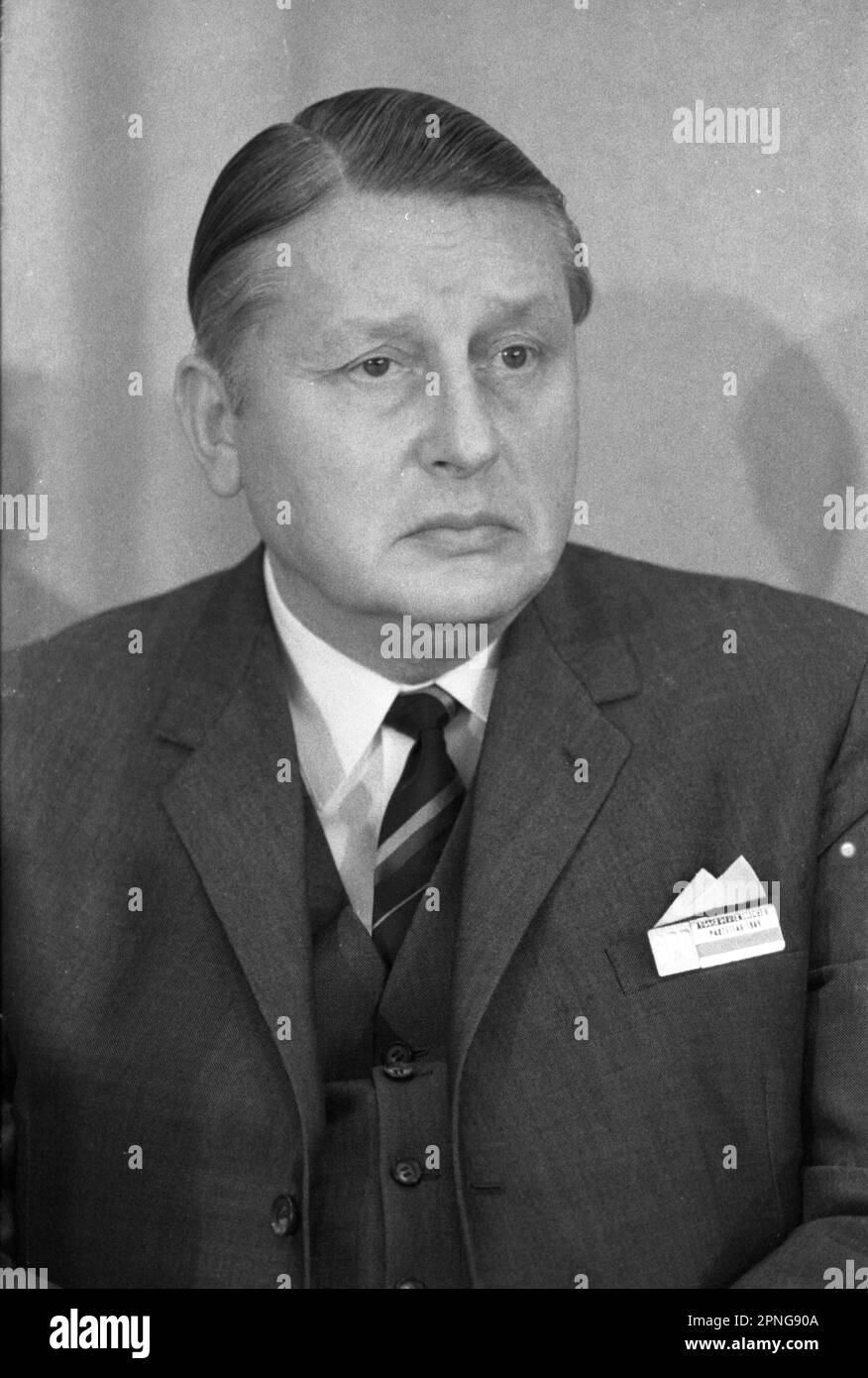 Personalities from politics, economy and culture from the years 1965-71 ...