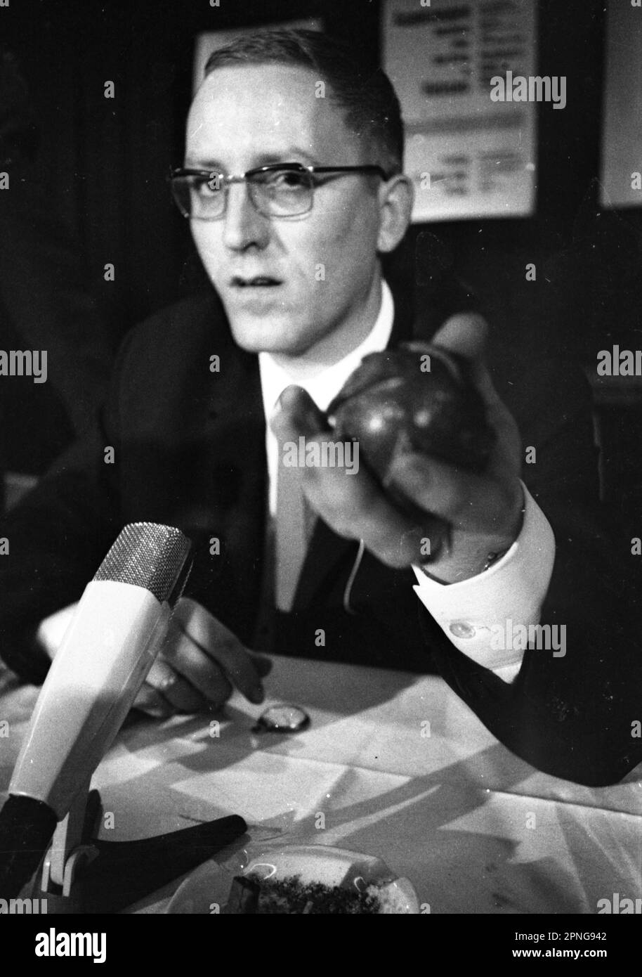 Personalities from politics, business and culture from the years 1965 ...