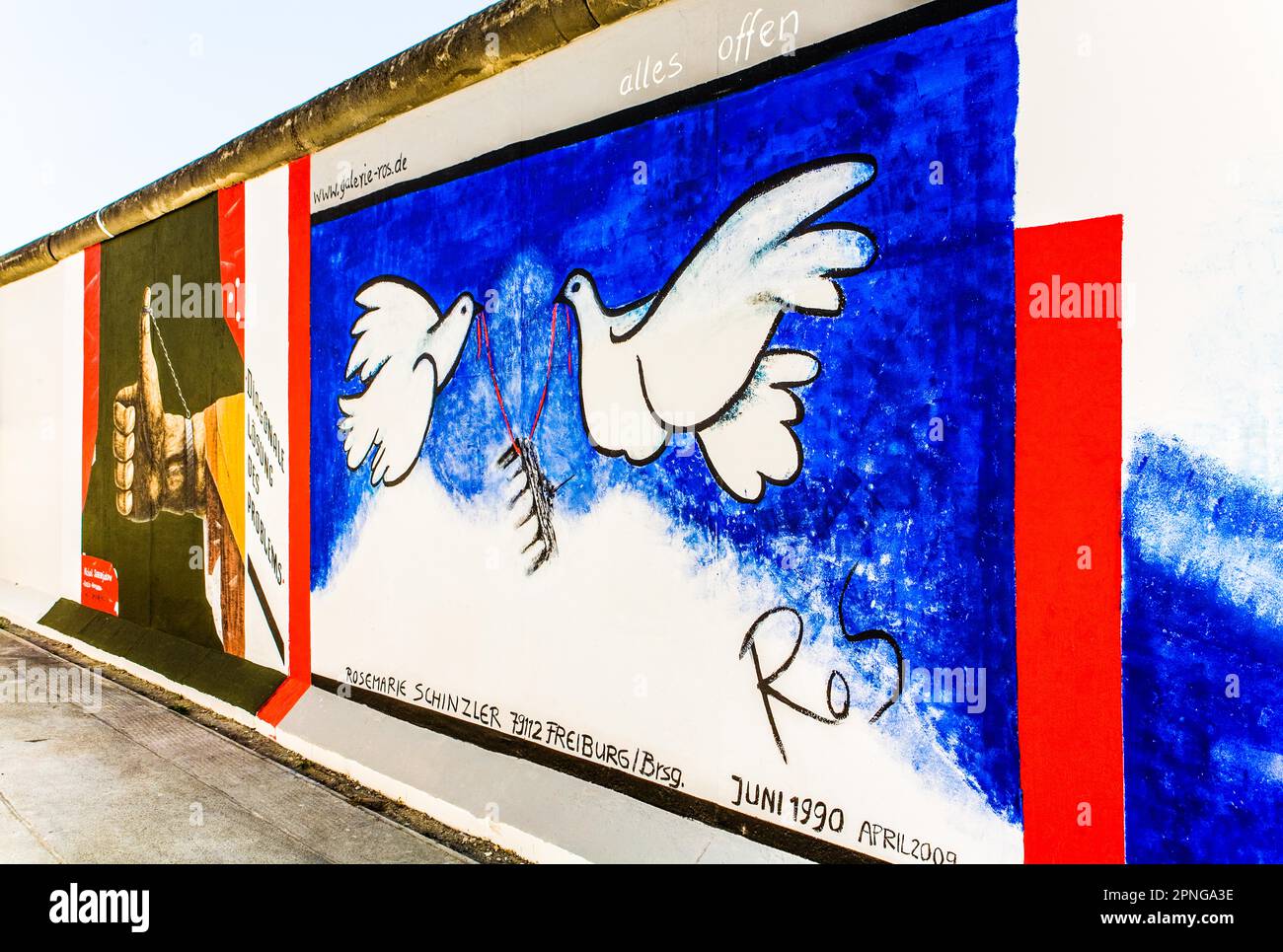 The pigeons by artist Rosemarie Schnitzler, renovation of the East Side ...