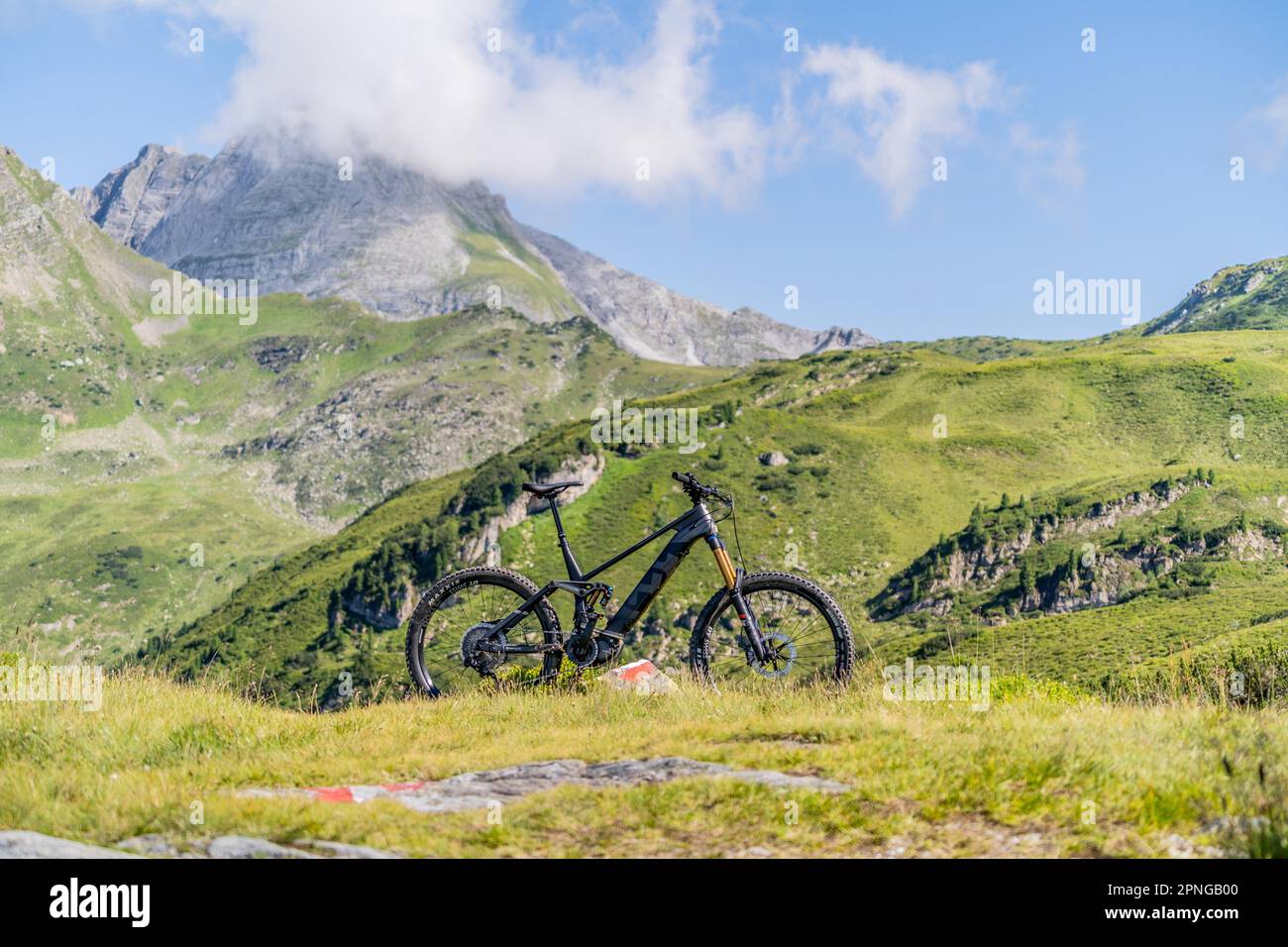 On a sunny summer day on the road with the e-bike in the Zillertal Alps ...