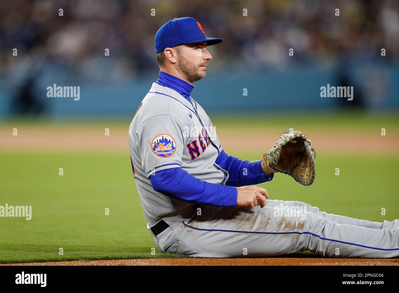 New York Mets first basemen Pete Alonso (20) gestures to the umpire ...