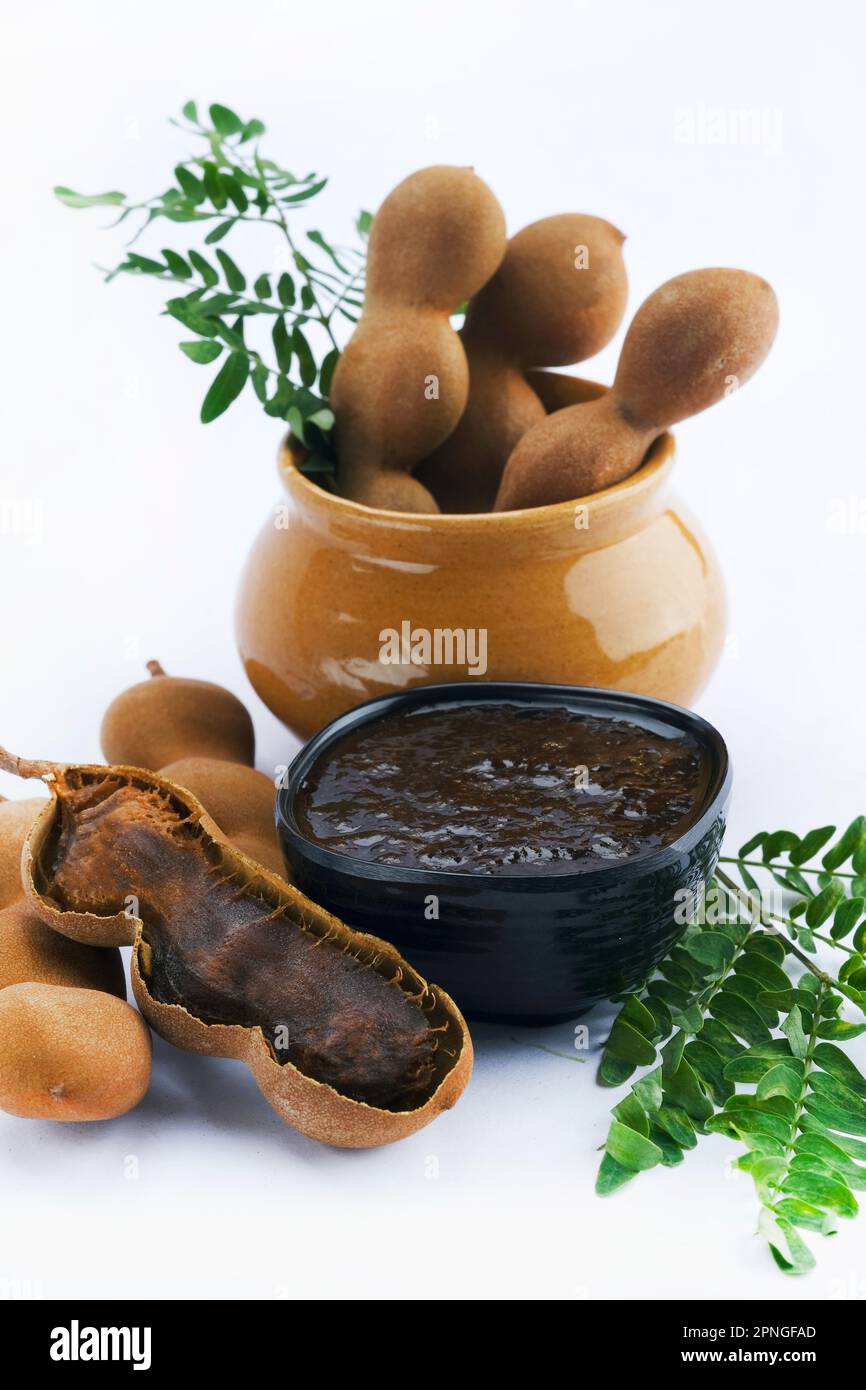 fresh Delicious ripe tamarinds, tamarind with brown pulp with green ...