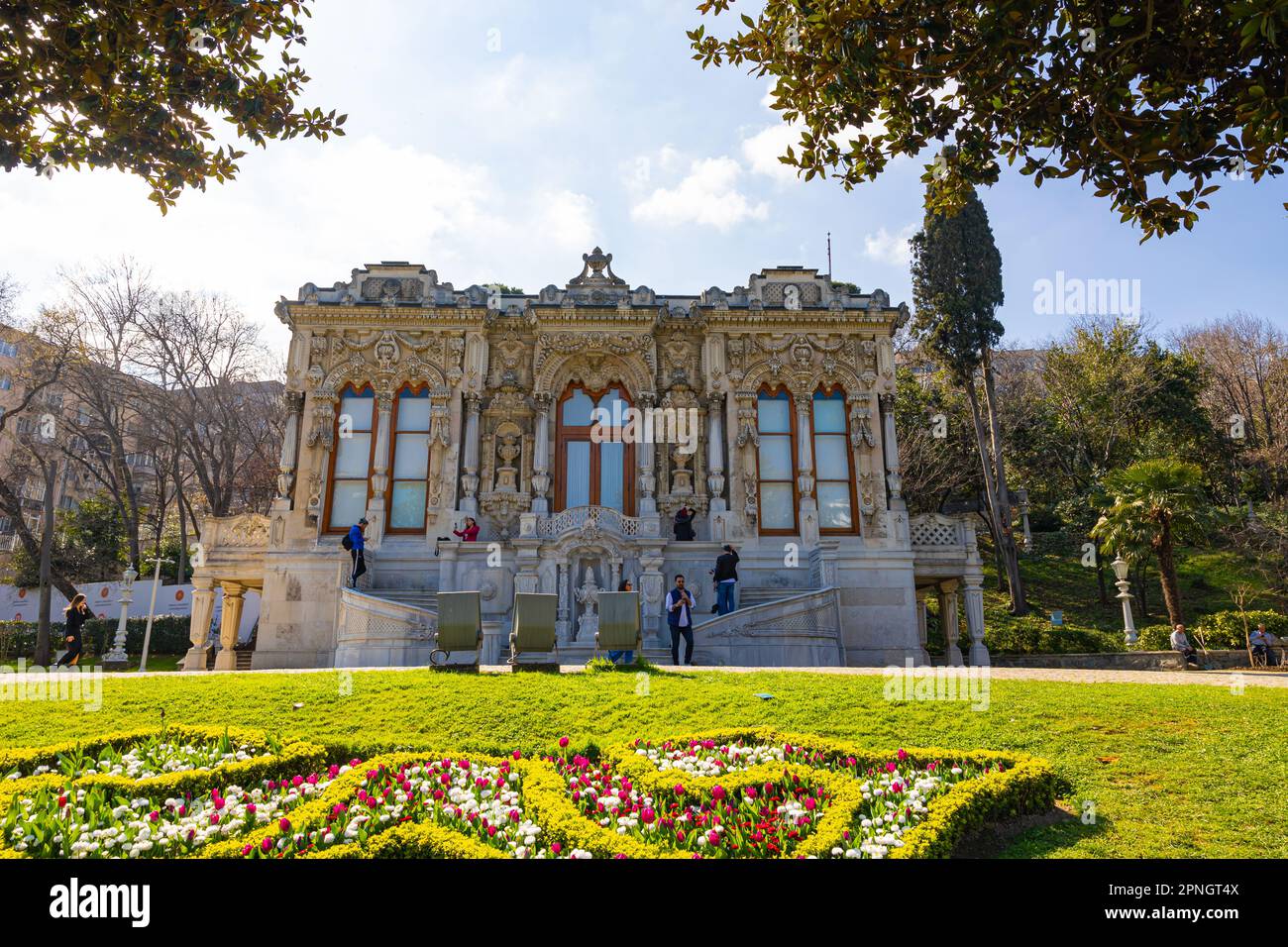 Ottoman pavilion hi-res stock photography and images - Alamy