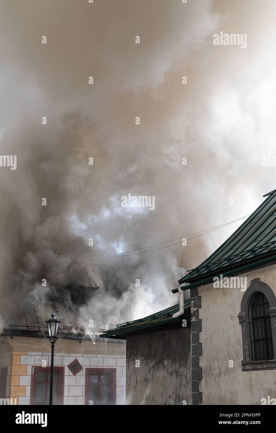 Roof flames heritage hi-res stock photography and images - Alamy