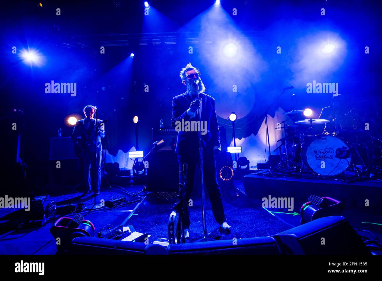 Eels the band hi-res stock photography and images - Alamy