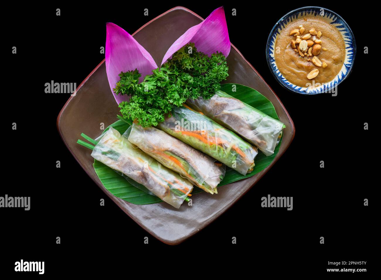 Vietnamese prawn rice paper rolls hi-res stock photography and images ...