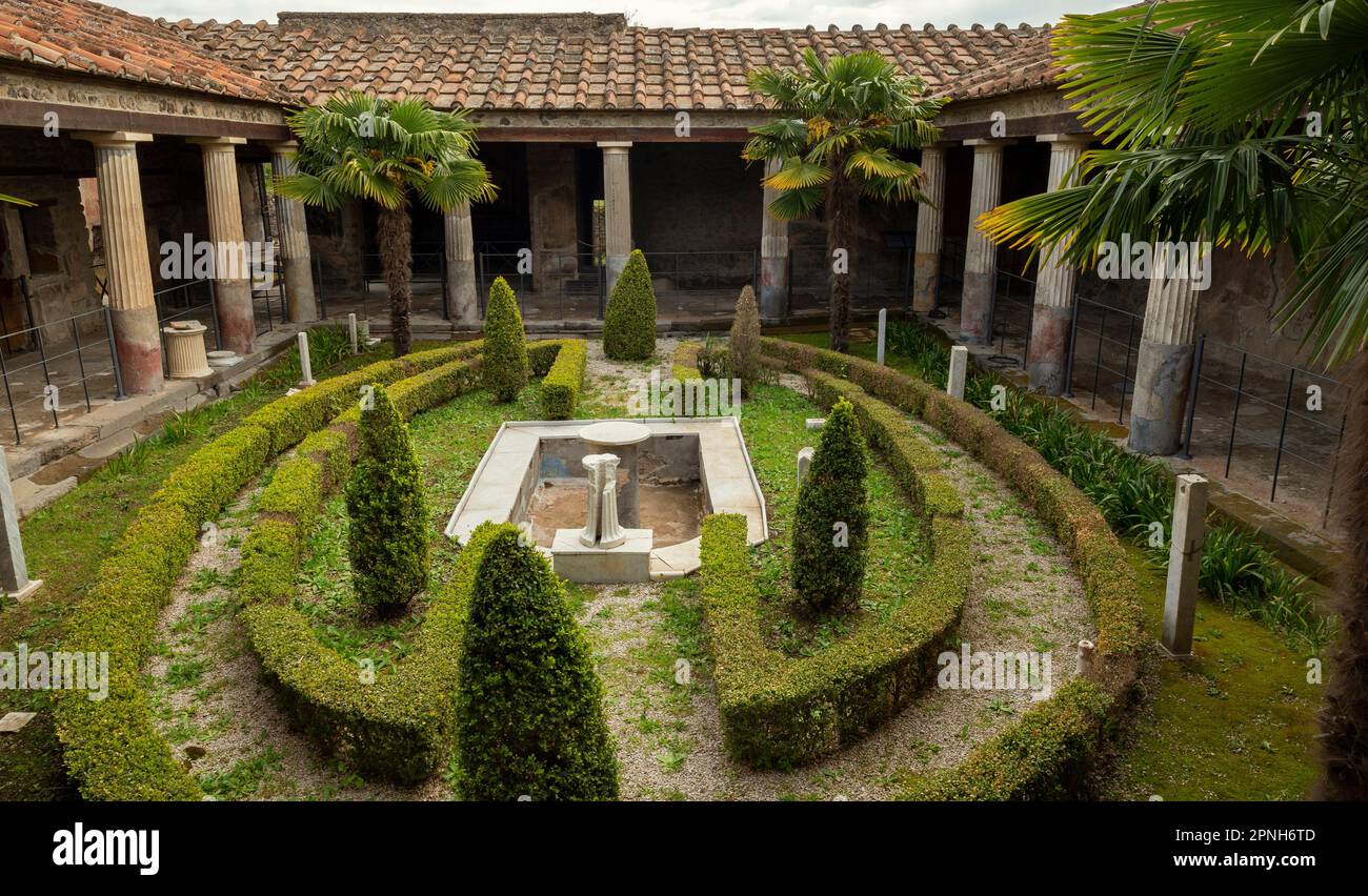 Archaeological park of pompeii italy hi-res stock photography and ...