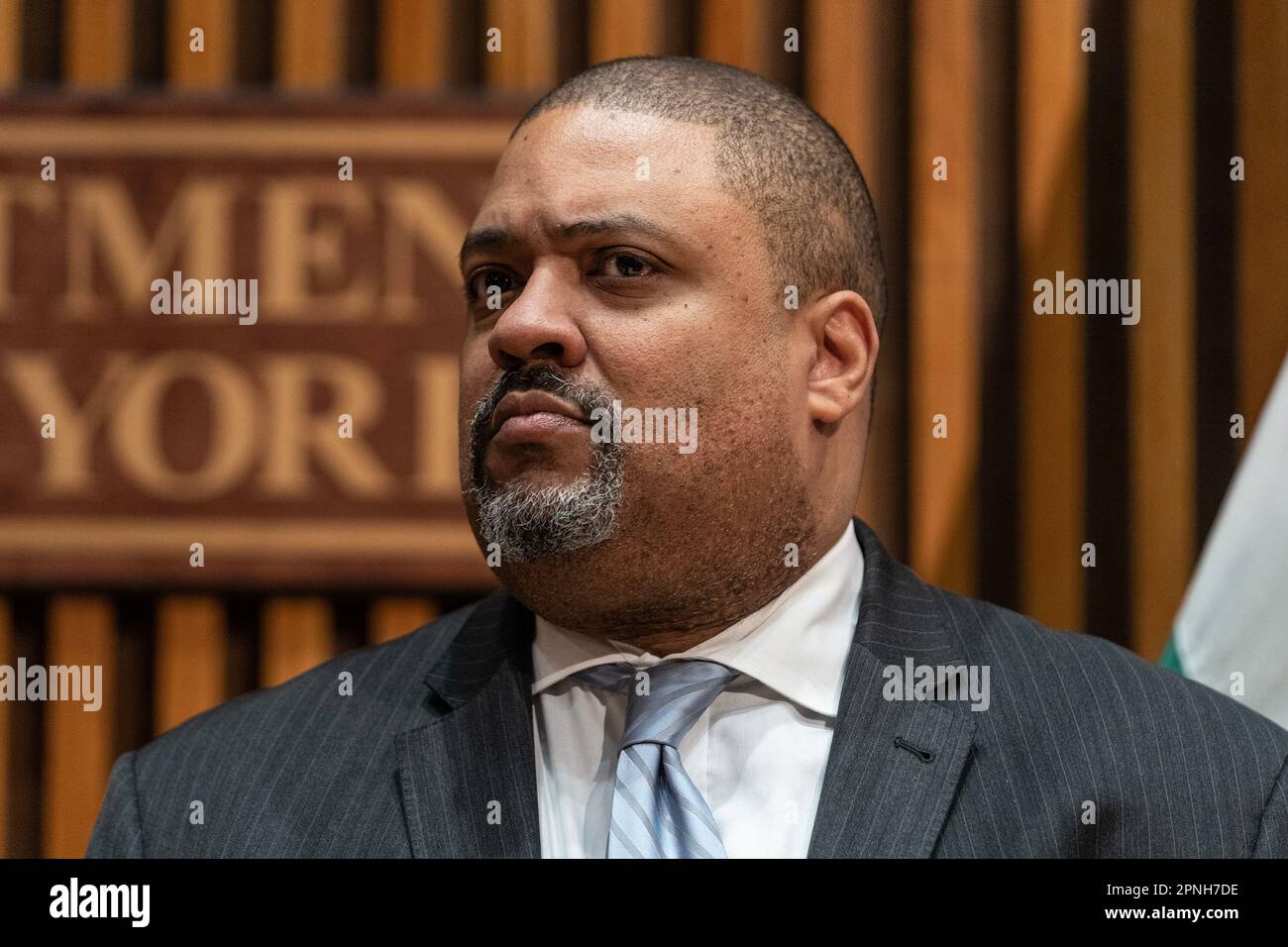 New York, New York, USA. 18th Apr, 2023. Manhattan DA Alvin Bragg attends briefing on arrest of ...