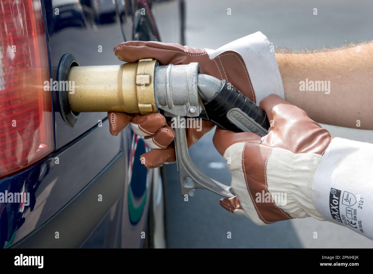 Car filling up lpg gas hi-res stock photography and images - Alamy