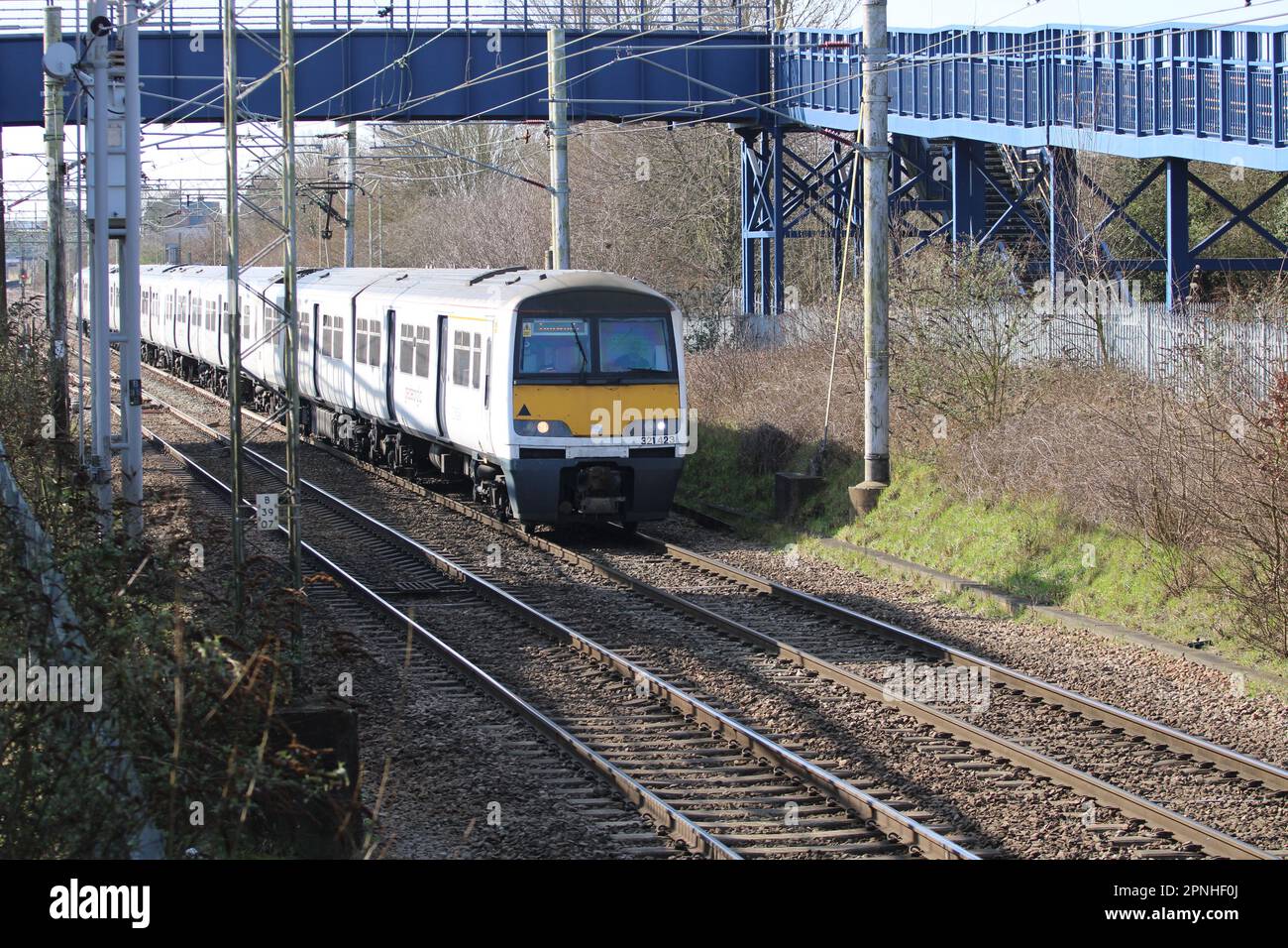 Greater anglia 321 class hi-res stock photography and images - Alamy