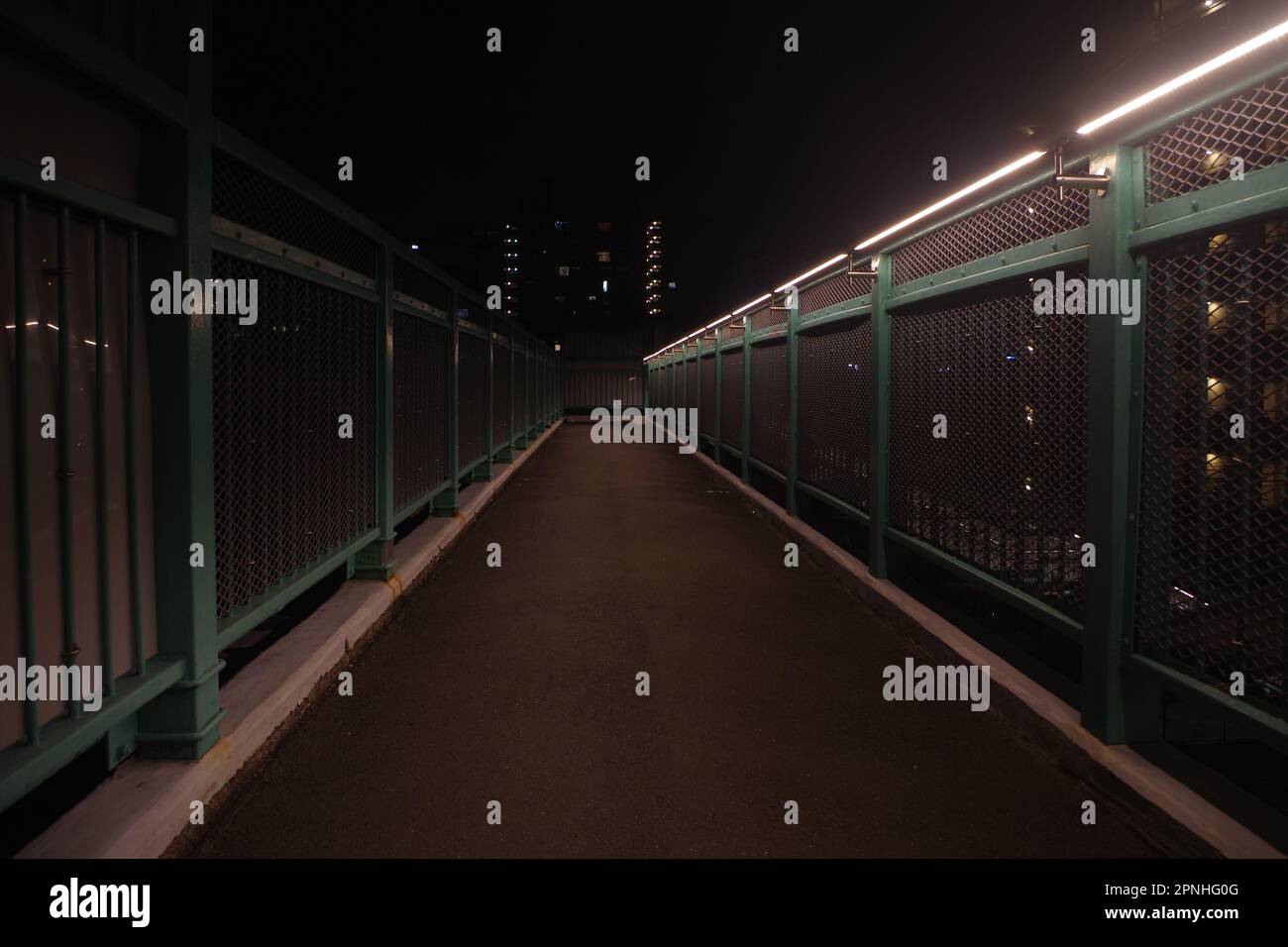 The path night city bridge way hi-res stock photography and images - Alamy