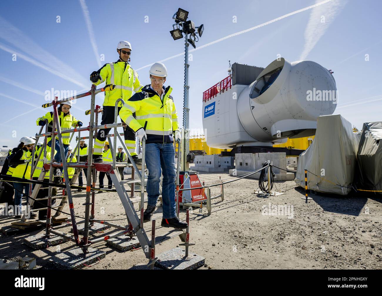 ROTTERDAM - 19/04/2023, ROTTERDAM - Prime Minister Mark Rutte visits a ...