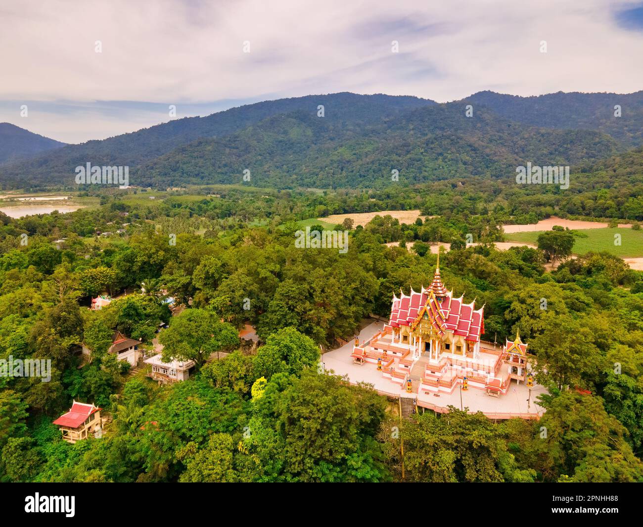 Wat khao daeng temple hi-res stock photography and images - Alamy
