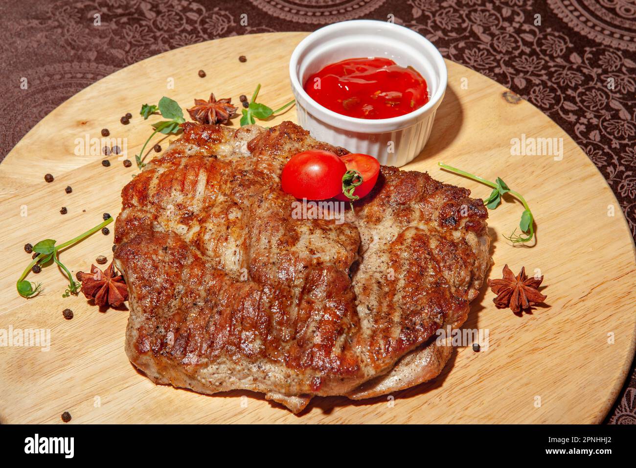 Kitchen cooked large cuts of meat hi-res stock photography and images ...