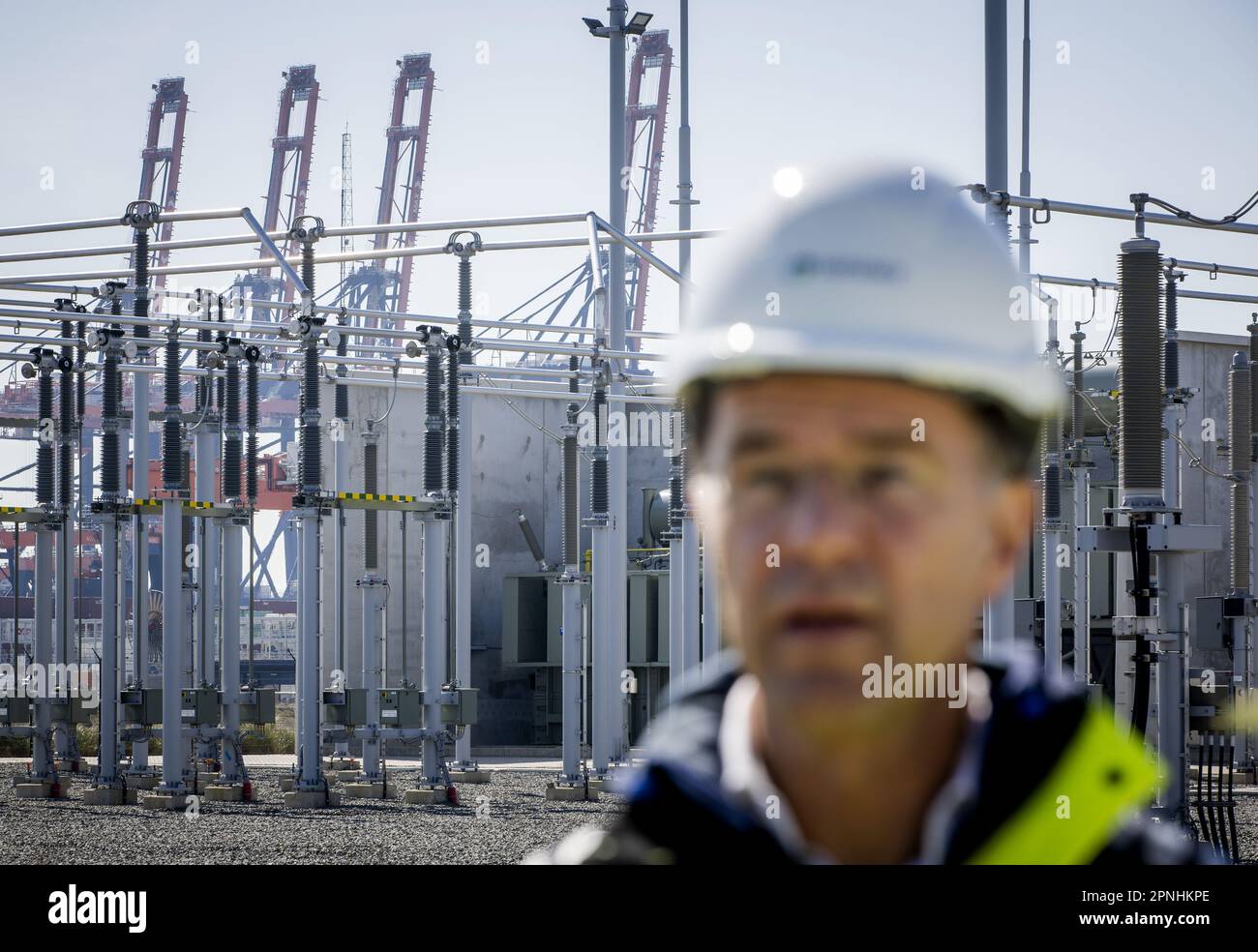 ROTTERDAM - 19/04/2023, ROTTERDAM - Prime Minister Mark Rutte is given ...