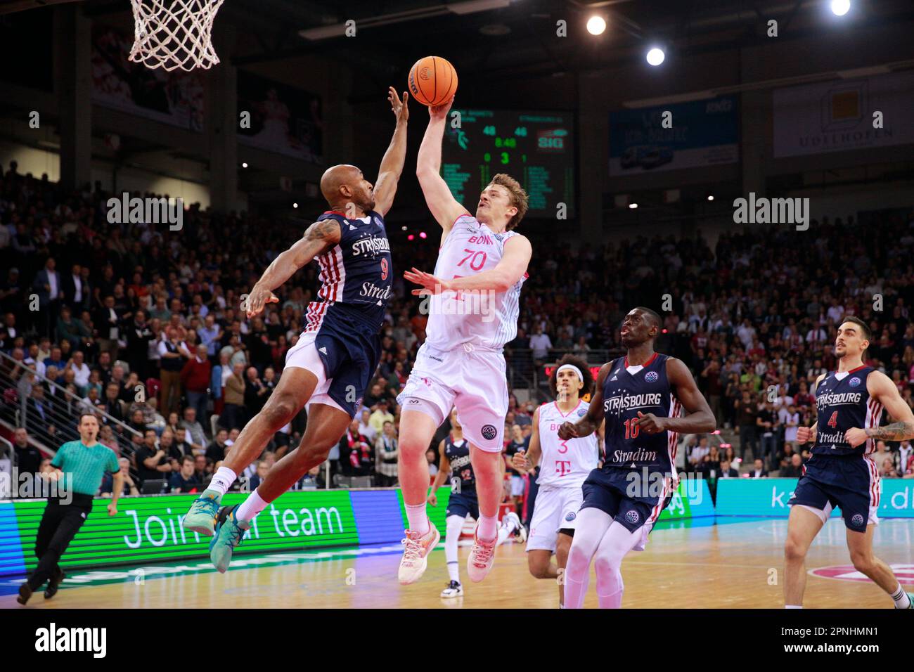 Bonn, Deutschland. 18th Apr, 2023. Finn DELANY (BON, mi.), on the ball ...