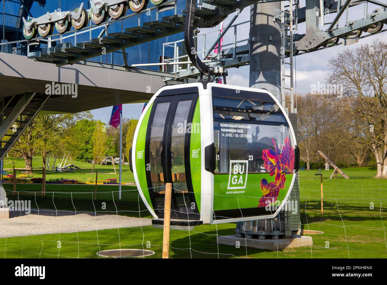 BUGA (Bundesgartenschau) Mannheim 2023: The cable car connects the two ...