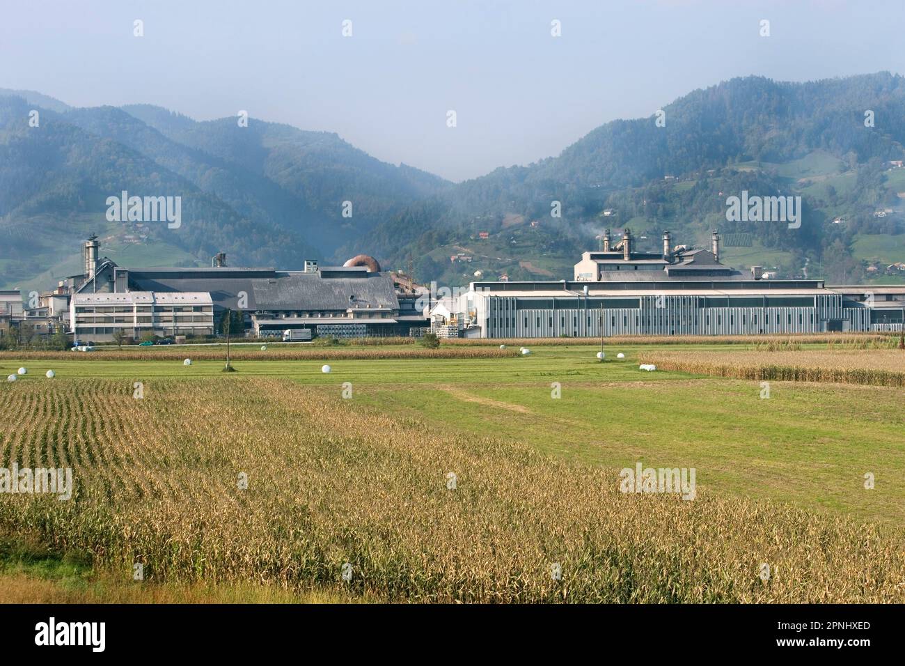 TDR-Metalurgija, Werk in Ruse, Slowenien, Blick auf das Werk *** TDR ...