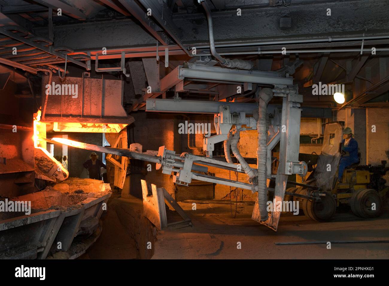 TDR-Metalurgija, Werk in Ruse, Slowenien, Elektroreduktions-Ofen zur ...