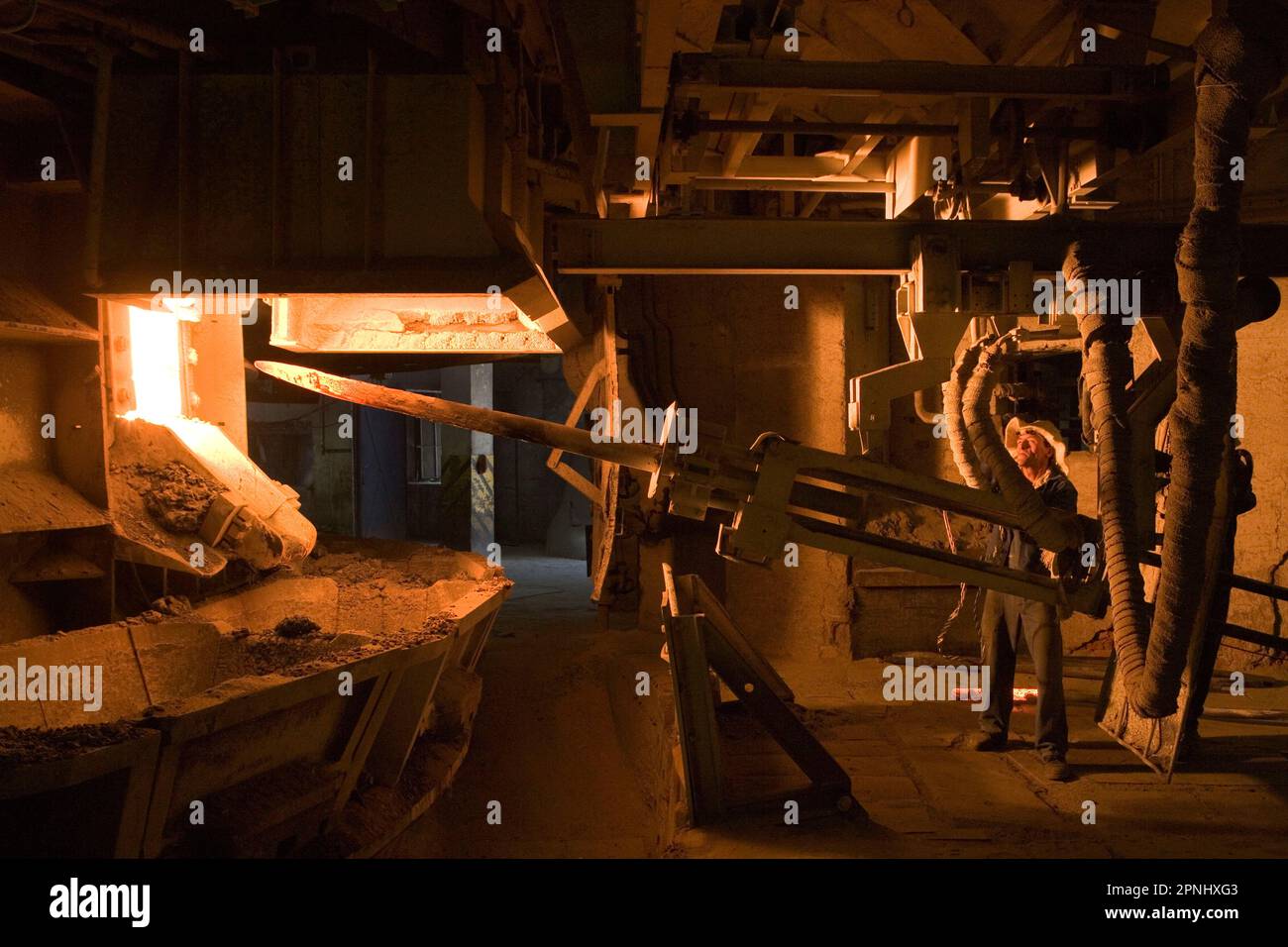 TDR-Metalurgija, Werk in Ruse, Slowenien, Elektroreduktions-Ofen zur ...