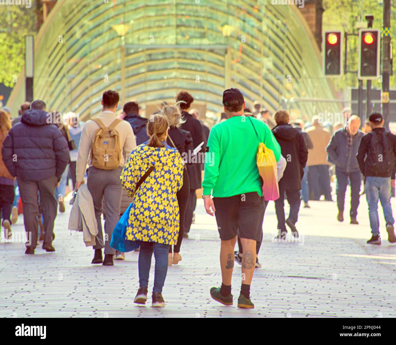 Glasgow, Scotland, UK 19h April, 2023. UK Weather: Sunny st enoch ...