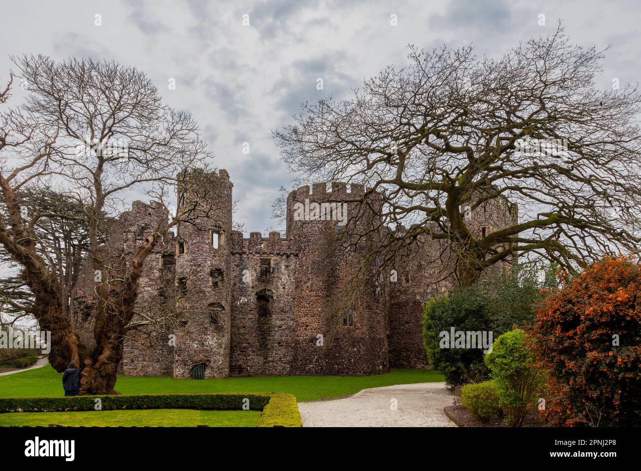 Laugharne Castle, Carmarthenshire, Wales, UK: Mediaeval Castle Once ...
