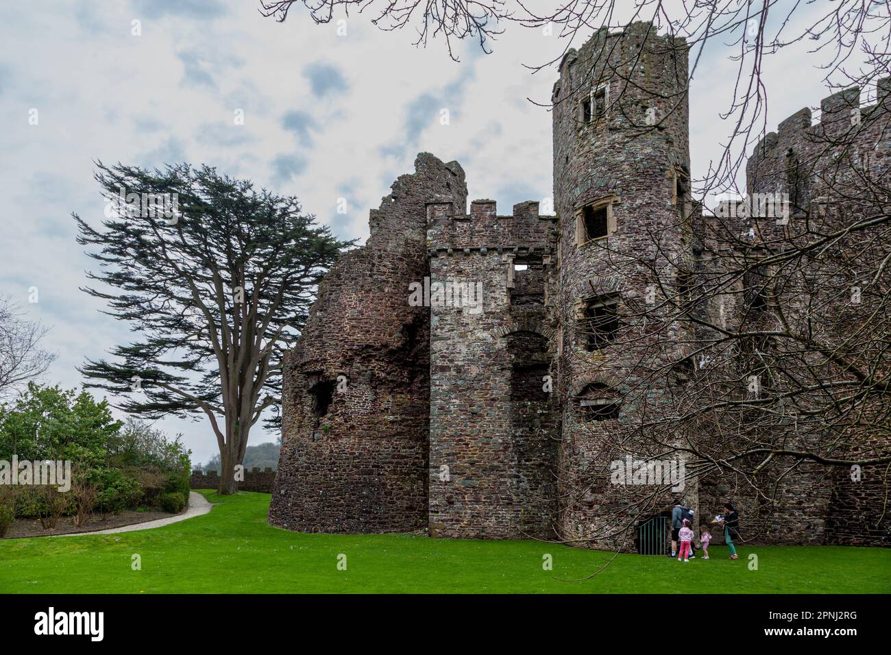 Laugharne Castle, Carmarthenshire, Wales, UK: Mediaeval Castle Once ...