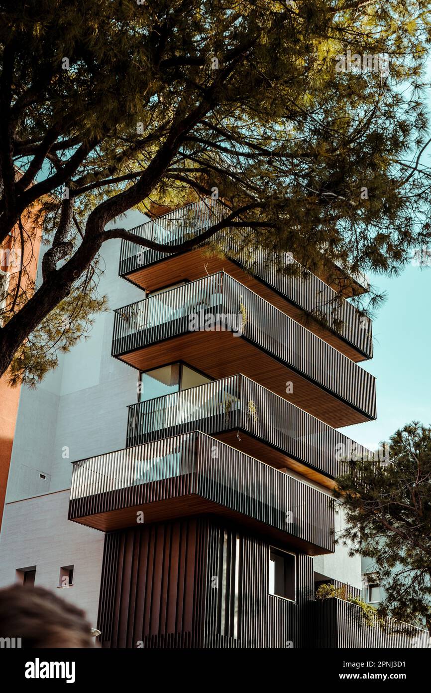 5 story apartment hi-res stock photography and images - Alamy