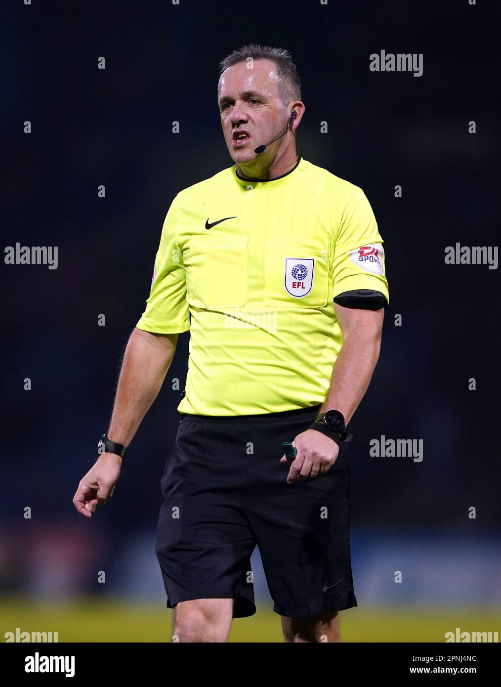 Carl brook referee hi-res stock photography and images - Alamy