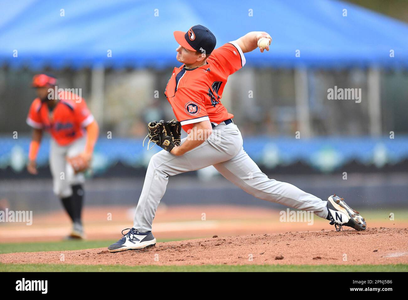 Bowling Green Hot Rods starting pitcher Ben Peoples (27) delivers a pitch during a game against ...