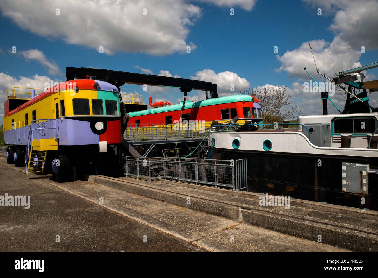 At the crossroads of the Canal des Deux-Mers and the Canal de Montauban ...