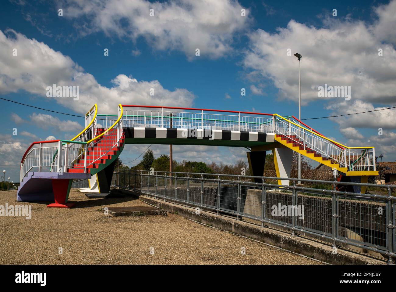 At the crossroads of the Canal des Deux-Mers and the Canal de Montauban ...