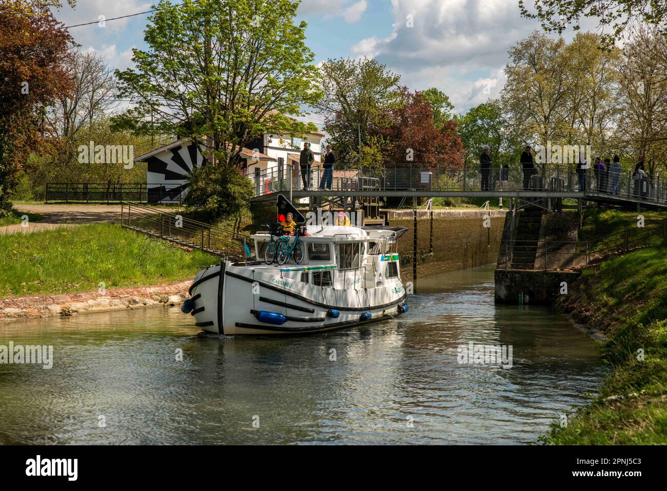 Canal de montech à montauban hi-res stock photography and images - Alamy