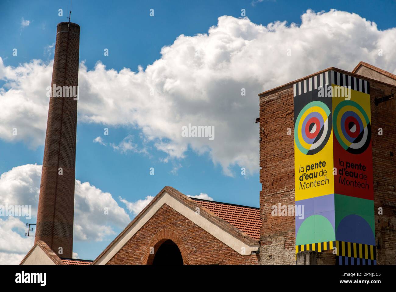 At the crossroads of the Canal des Deux-Mers and the Canal de Montauban ...