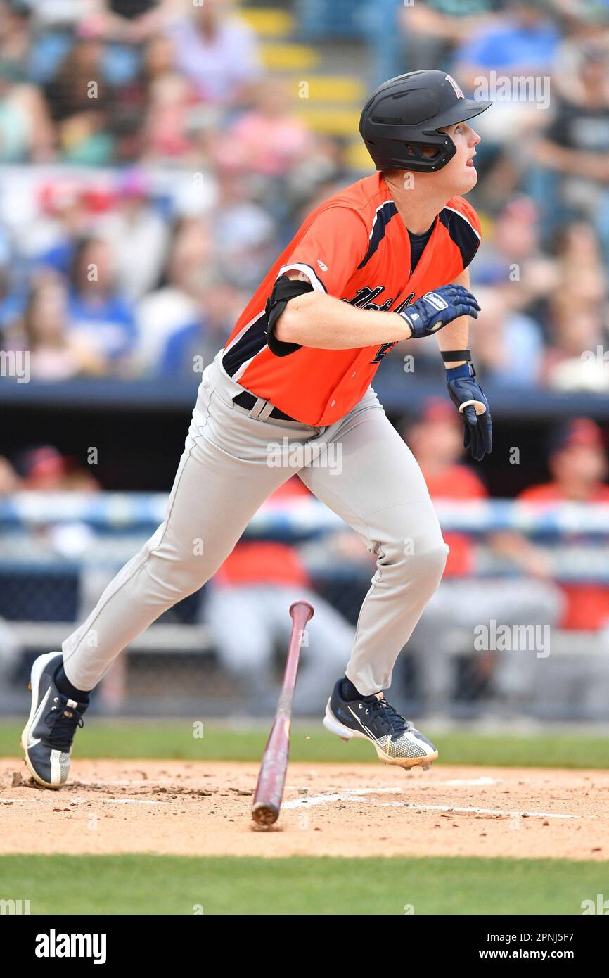 Bowling Green Hot Rods Blake Robertson (25) runs to first base during a ...
