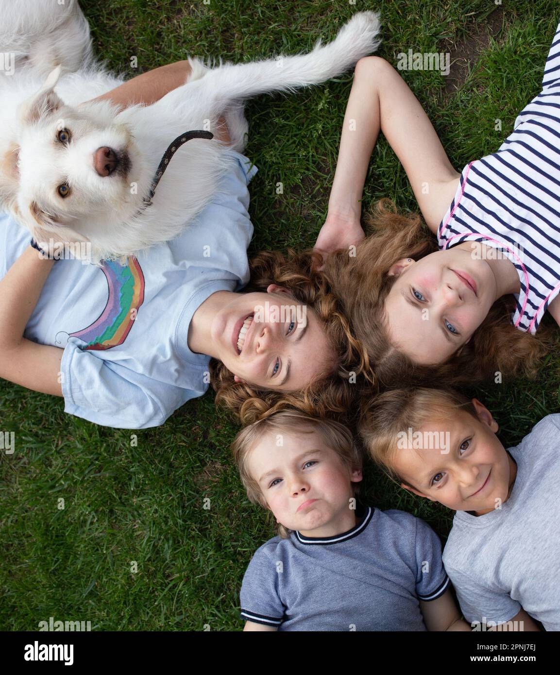 Siblings different ages hi-res stock photography and images - Alamy