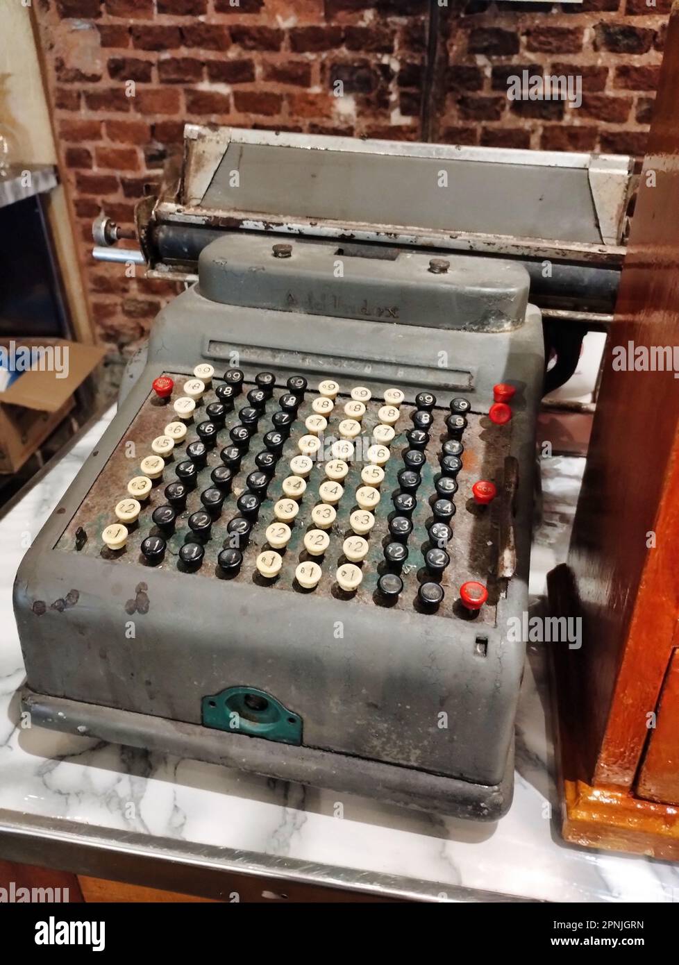 Cashier machine hi-res stock photography and images - Alamy