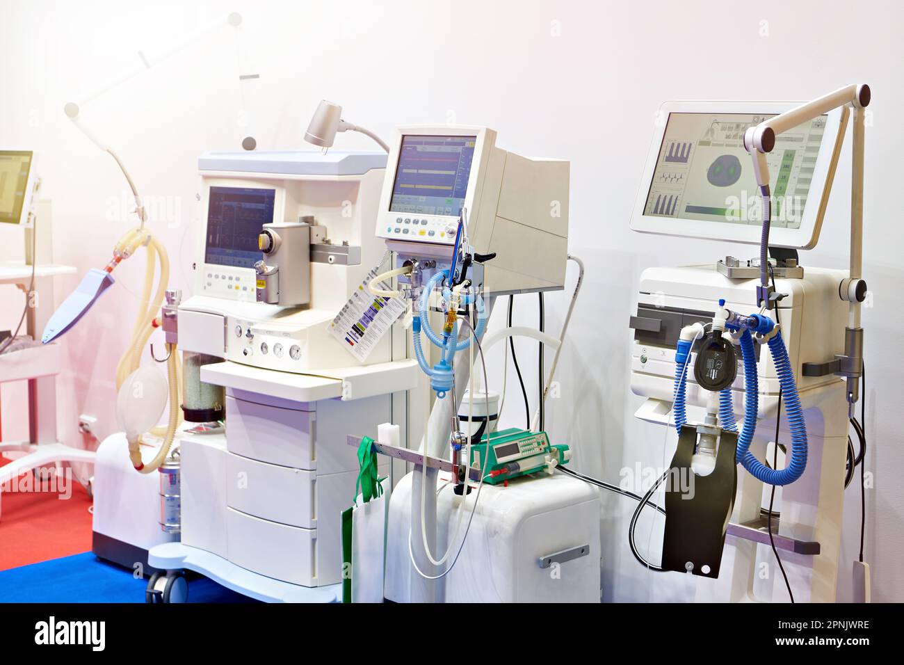 Ventilators and oxygen hi-res stock photography and images - Alamy