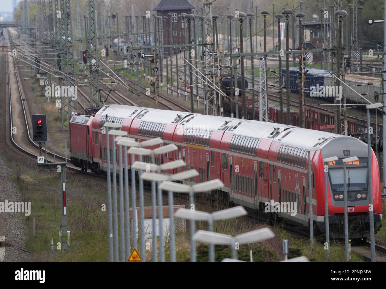 19 April 2023, Brandenburg, Wustermark/Ot Elstal: The regional train ...