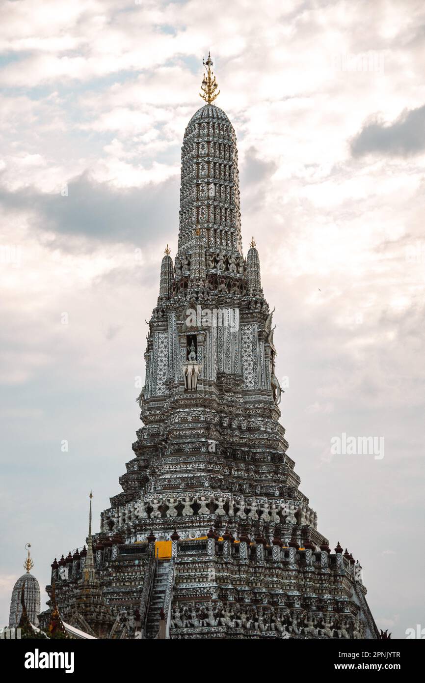 Grandiose edifice hi-res stock photography and images - Alamy