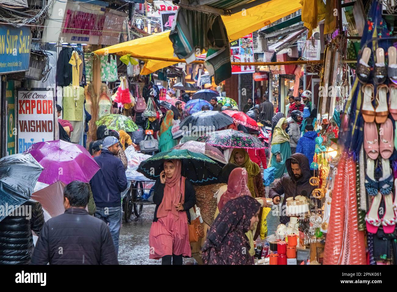 Srinagar, India. 19th Apr, 2023. Kashmiri people seen shopping during ...