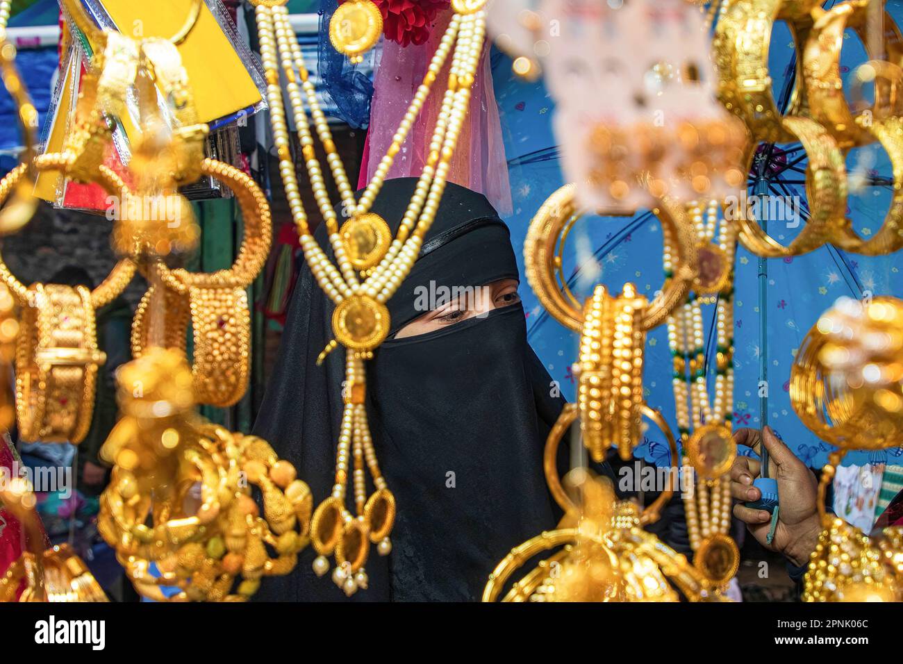 Srinagar, India. 19th Apr, 2023. Kashmiri woman seen buying bangles at ...