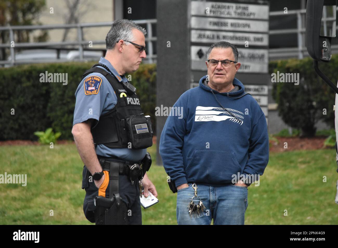 Fair Lawn, United States. 19th Apr, 2023. Police officers on scene of ...