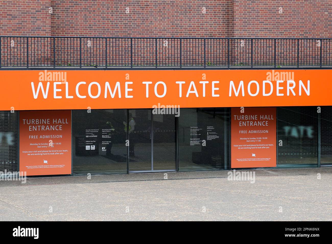 Tate modern in brand hi-res stock photography and images - Alamy